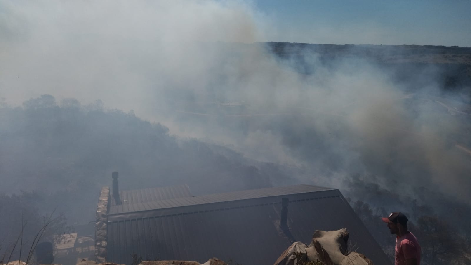 Incendio cerca de Pueblo Edén arrasó con 40 hectáreas; bomberos ...