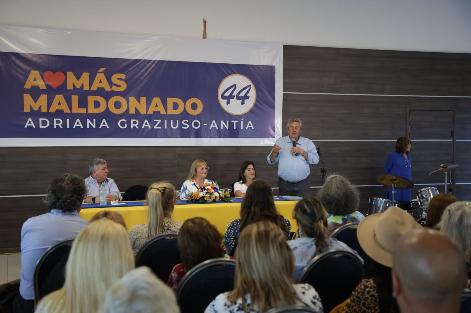 Galería de fotos: Adriana Graziuso lanzó su precandidatura a la ...