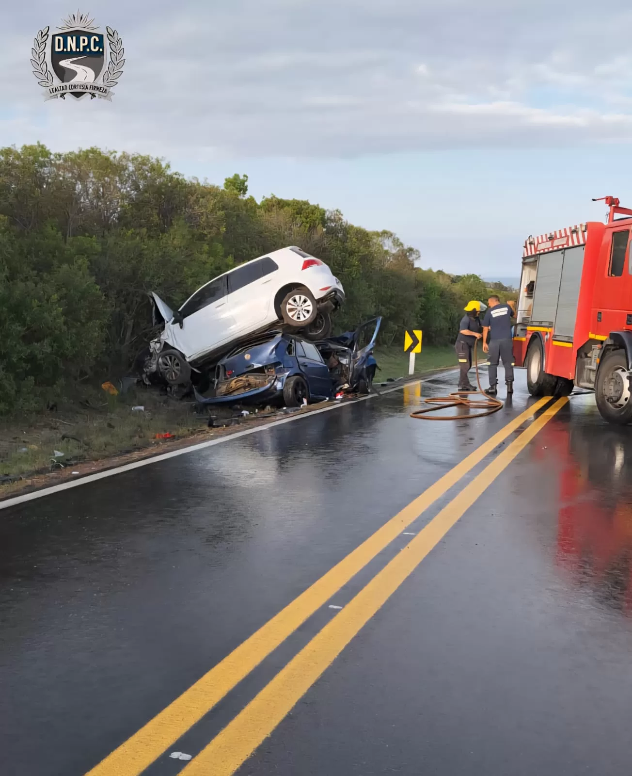 Piriápolis: confirman tercer vehículo involucrado en el trágico choque que dejó dos jóvenes ...